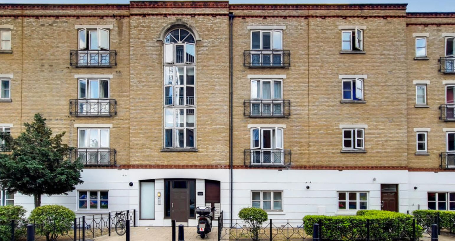 2 bed property for sale in Raven Row, London, E1 - £575,000 | Assure Move